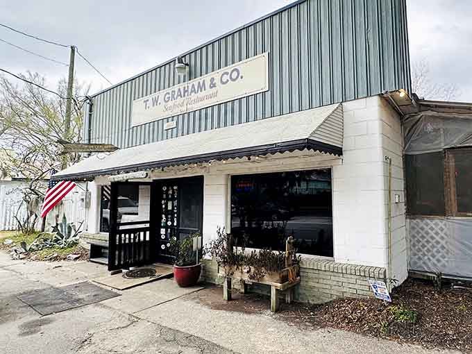 T.W. Graham & Co. serves seafood so fresh, the shrimp practically introduced themselves before becoming your dinner.