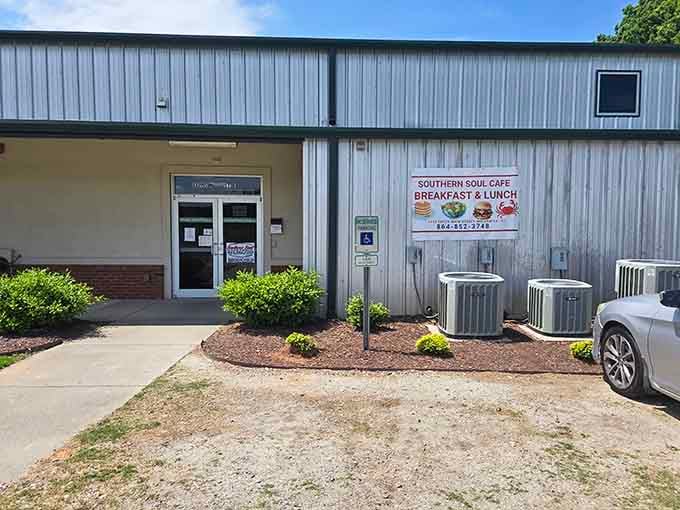 Southern Soul Cafe proves that the best comfort food often comes from the most unassuming buildings.