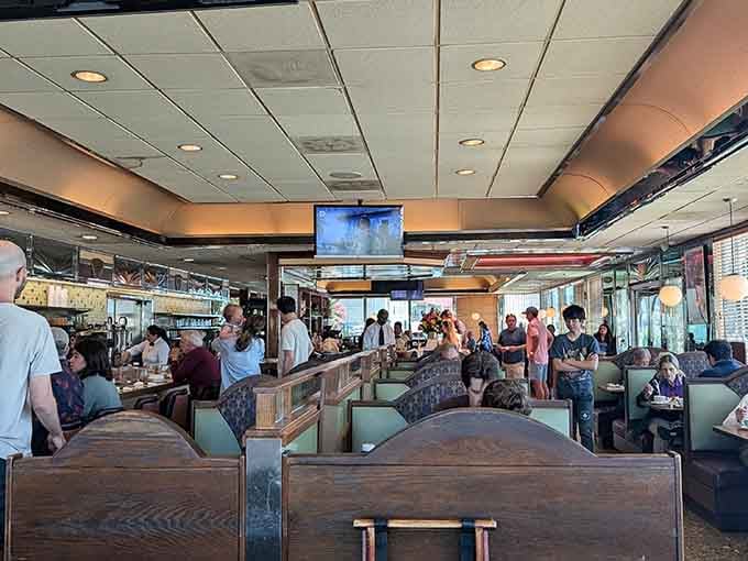 Chrome, turquoise vinyl, and endless coffee&mdash;this is what breakfast dreams are made of, folks.