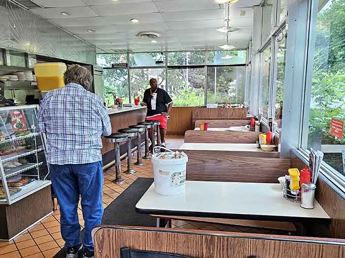 Wood paneling and windows that actually let you see outside while eating breakfast, revolutionary concept these days.