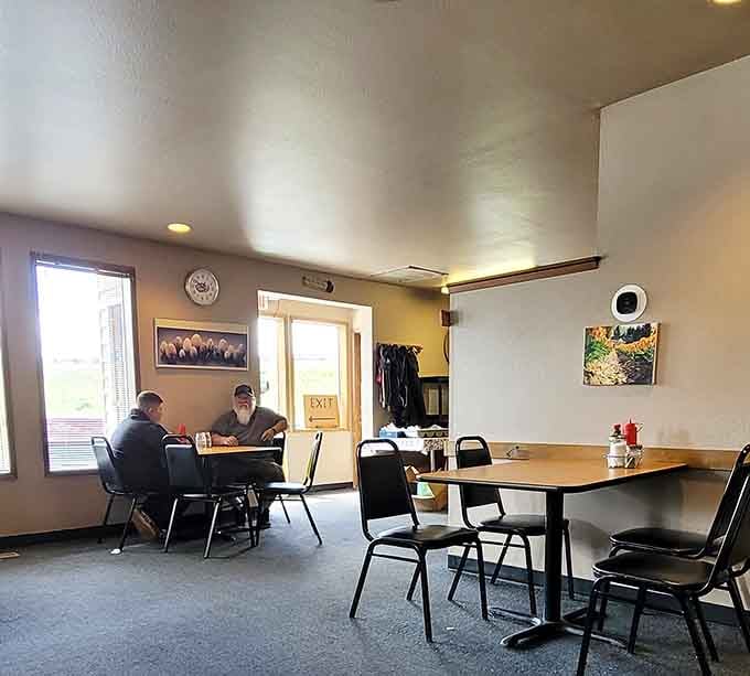 Simple tables, comfortable chairs, and zero pretension&mdash;just the way a proper breakfast joint should look and feel.