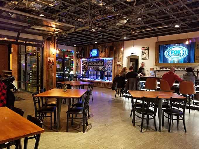 Industrial-chic meets neighborhood hangout where exposed beams and communal tables create the perfect beer-drinking, cheese-eating sanctuary you've been seeking.