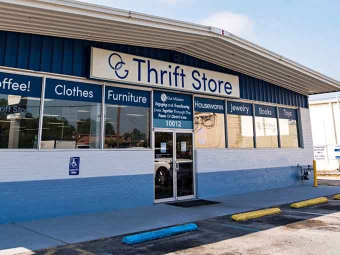 Those window signs aren't lying: coffee, clothes, furniture, housewares, jewelry, and books await your discovery inside.