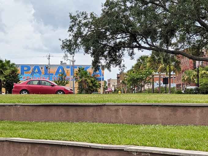 The welcome sign says it all: this is Florida before the marketing department got involved.