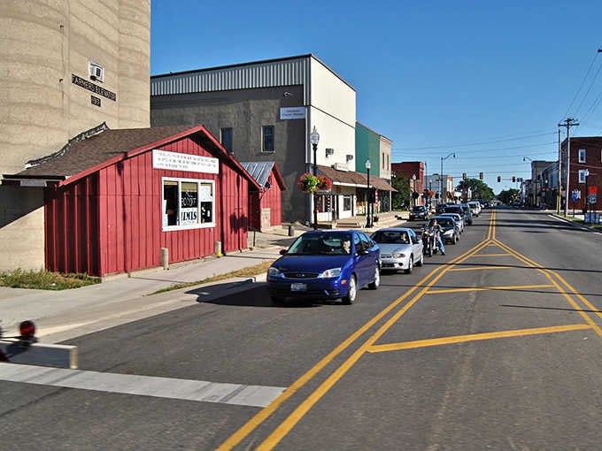 Wide streets, angle parking, and storefronts that haven't been replaced by corporate clones—this is downtown done right, folks.