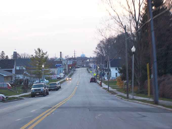Roads that roll gently toward downtown, inviting you to discover what treasures await around the bend.