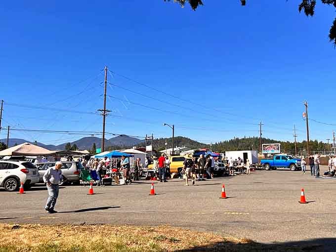 Outdoor vendors transform parking lots into treasure troves, proving commerce thrives under open skies.