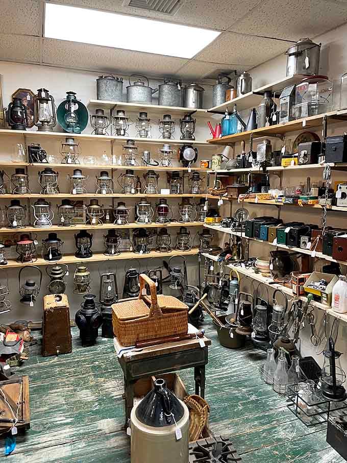 Someone's clearly obsessed with lanterns, and honestly, we're not mad about it at all.