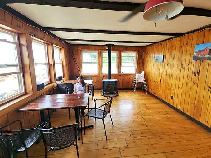 Inside, pine walls and simple tables prove that the best restaurants don't need fancy decor, just windows with million-dollar views.