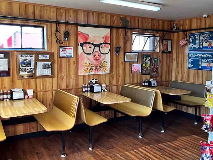 Wood paneling and vinyl booths: the official uniform of places that take their smoked meat seriously.