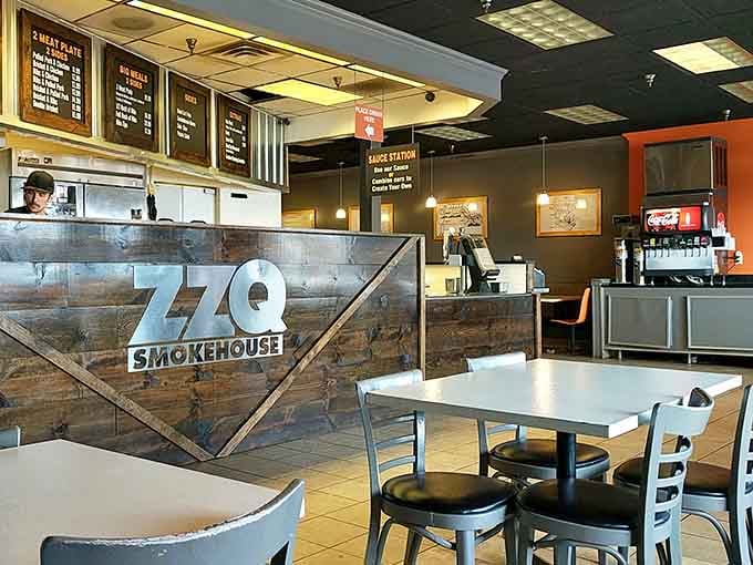 Clean, modern, and focused on what matters: getting quality smoked meat from the kitchen to your eager mouth.