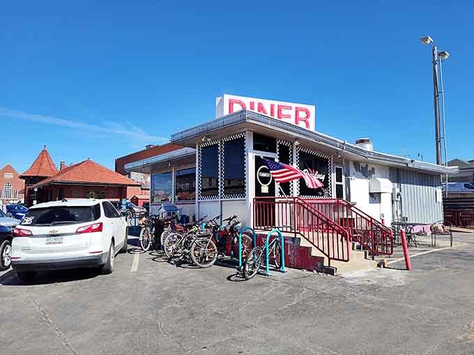 Chrome and checkered trim gleaming in the sun&mdash;this classic diner looks like it drove straight out of "Happy Days."