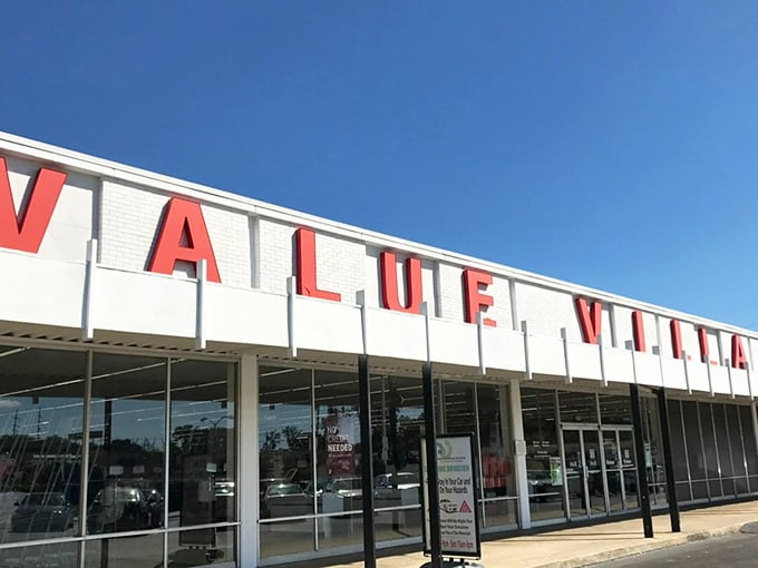 Those bold red letters against the blue sky practically shout "come find your next favorite thing inside here!"