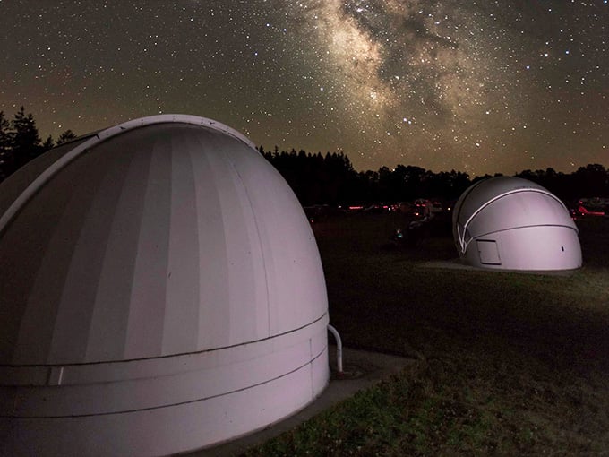 Those observatory domes look like they're ready to phone home under this spectacular celestial display overhead.
