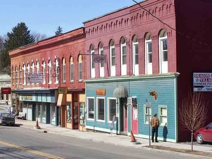 Small-town charm meets architectural elegance in these perfectly preserved storefronts that refuse to rush into the modern age.
