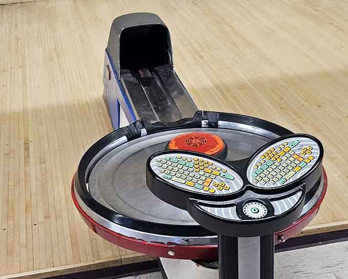 The scoring console makes tracking your game effortless, leaving more time for friendly trash talk and laughter.