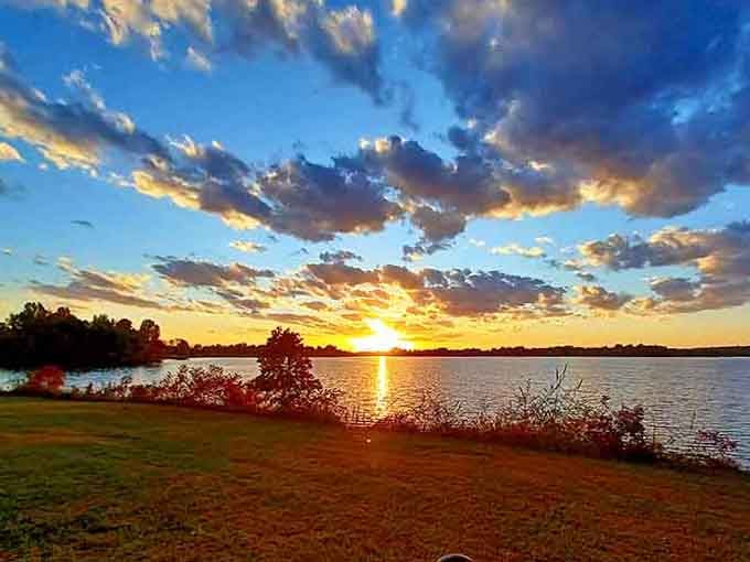 Golden hour doesn't need a filter when Kentucky's sky decides to paint its own masterpiece for free.