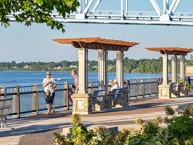 The Ohio River provides million-dollar views without the million-dollar price tag—nature's gift to budget-conscious retirees everywhere.