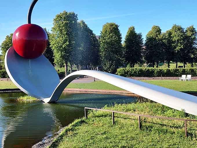 The iconic Spoonbridge and Cherry balances playfulness with elegance, making oversized cutlery surprisingly sophisticated.