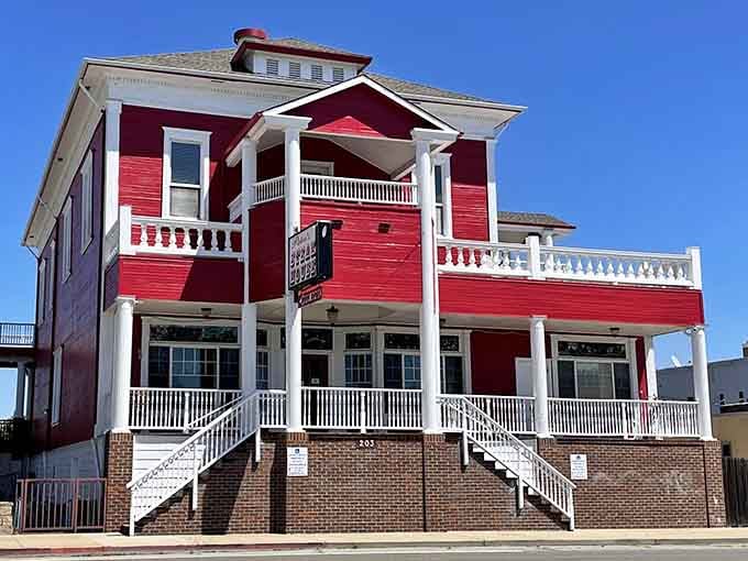 This crimson beauty stands proud like a Victorian lady who knows she's serving the finest beef around.