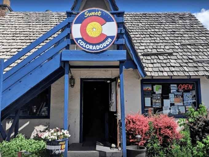 The A-frame design with Colorado flag colors makes this mountain donut shop as charming as a ski lodge.