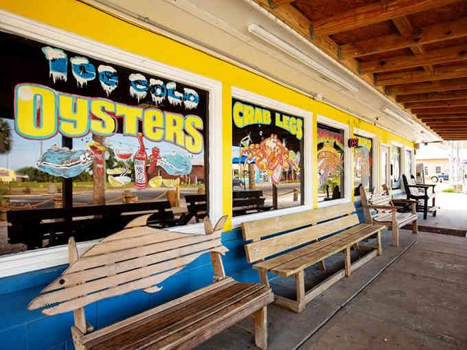 Those bright yellow window murals are basically billboards advertising deliciousness, and they're not lying one bit.