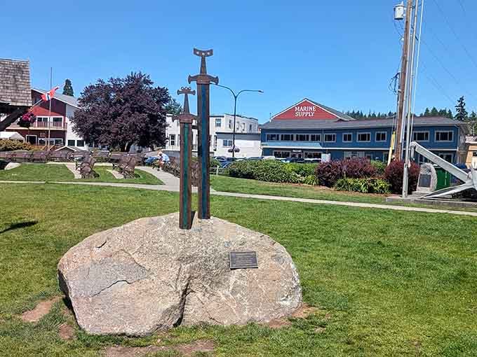 This maritime sculpture anchors a peaceful green space where locals come to breathe in the bay air.