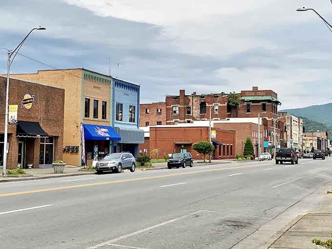 The historic downtown of Middlesboro proves that charm doesn't have to cost a fortune.