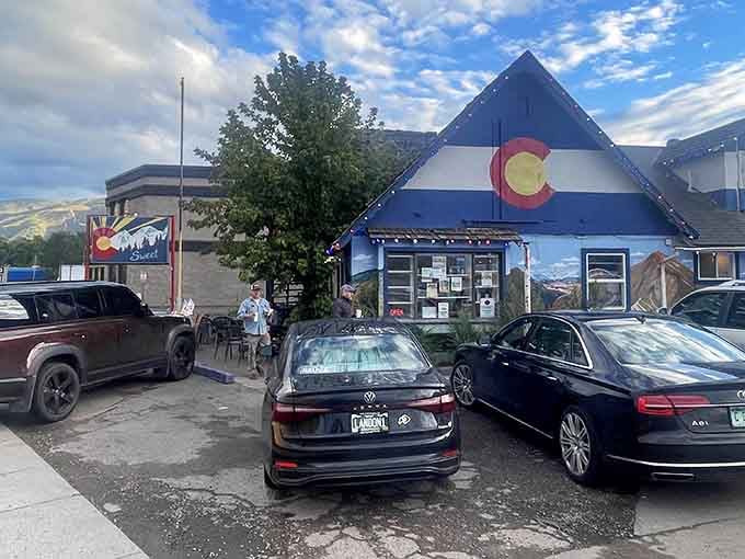 When the parking lot's this full at a donut shop, you know the locals have discovered something truly special.
