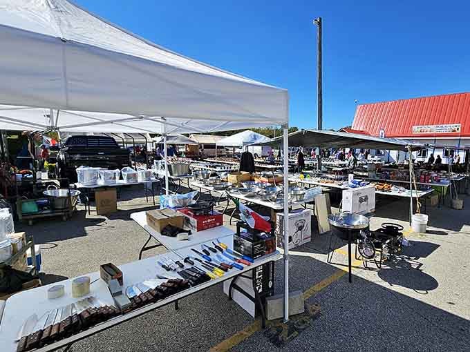 Outdoor vendors spread their wares under open skies, turning shopping into a sun-soaked adventure worth savoring.