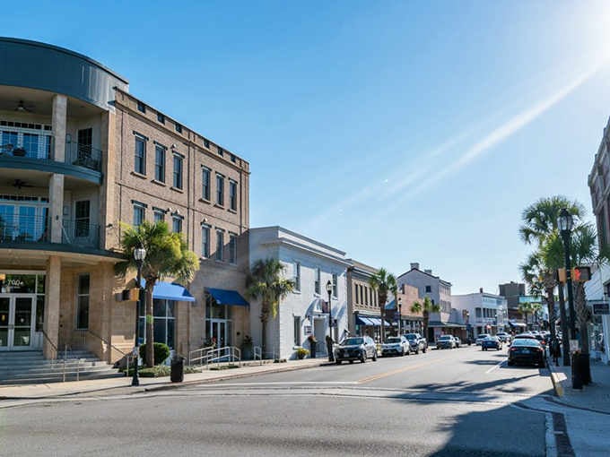 Clean lines and classic architecture prove that Southern charm works just as well in modern times.