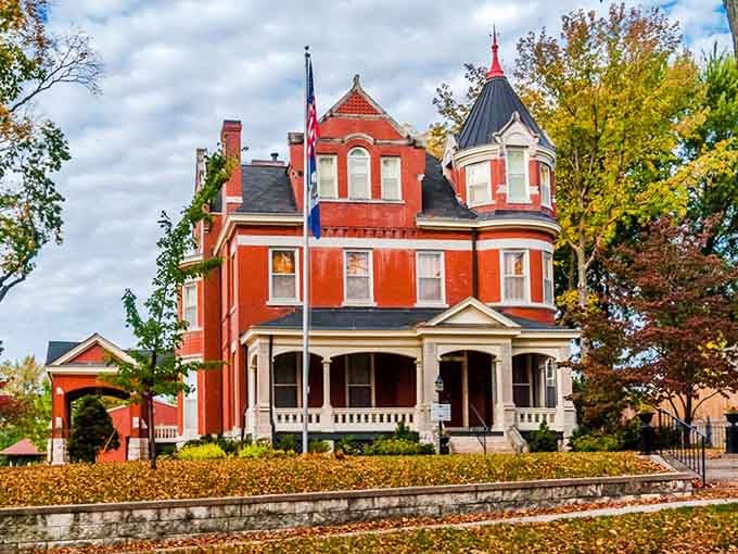 Roslyn Heights proves that Victorian architecture knew how to make an entrance long before Instagram made it cool.