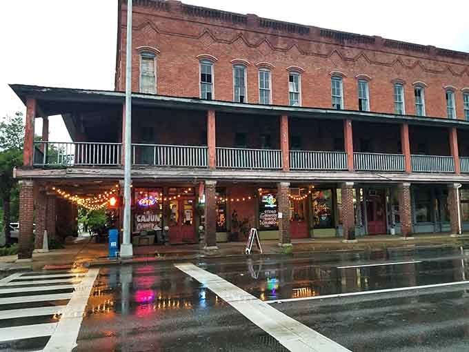 Cajun Corner brings Louisiana flavors to Alabama, because good food knows no state boundaries or limitations.