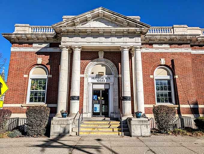 This post office has more architectural dignity than most modern apartment buildings could ever dream of.