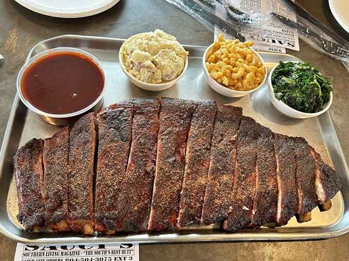 Behold the full rack in all its glory, flanked by sides that know their supporting role perfectly.