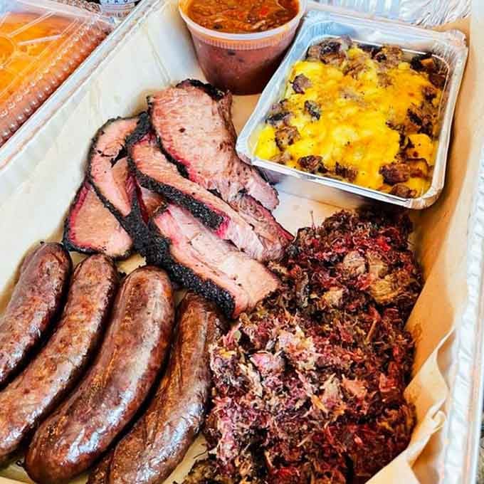 When your platter arrives looking like this, suddenly skipping lunch yesterday feels like excellent life planning.