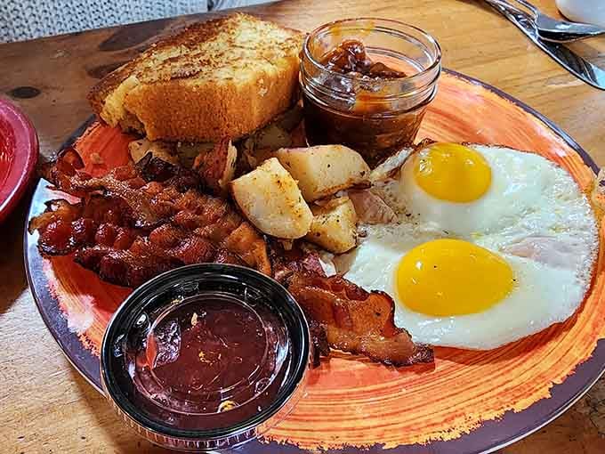 Bacon, eggs, home fries, and toast&mdash;sometimes the classics are classic for a reason, and this plate proves it beautifully.