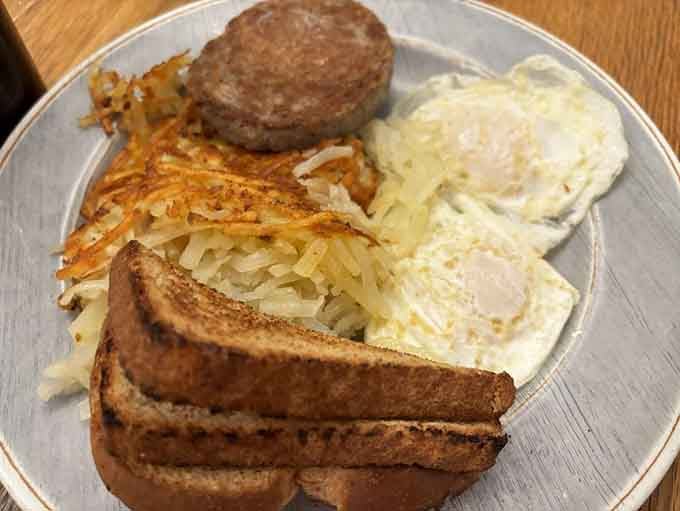 Golden hash browns, perfectly cooked eggs, and sausage&mdash;this is what breakfast dreams are made of, folks.
