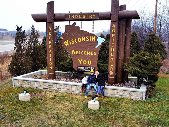 Nothing says "we made it" quite like a family photo op at this beloved roadside landmark.