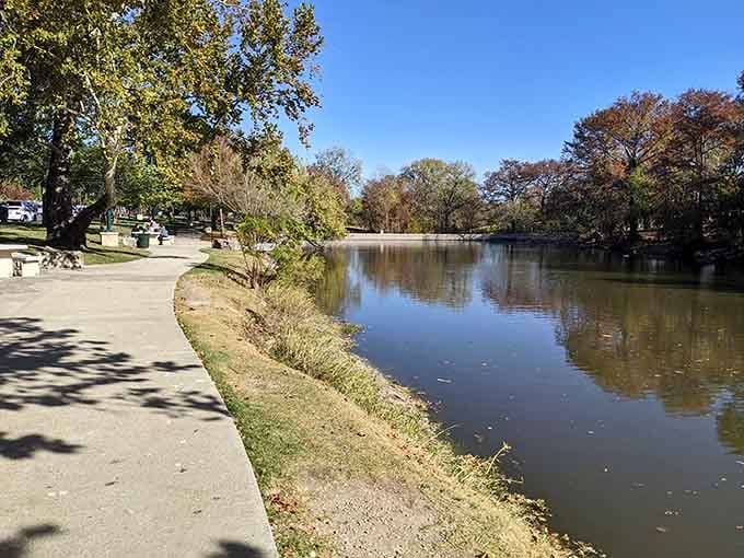 That mirror-smooth water reflects autumn colors perfectly, doubling your viewing pleasure on this effortlessly scenic Texas trail loop.