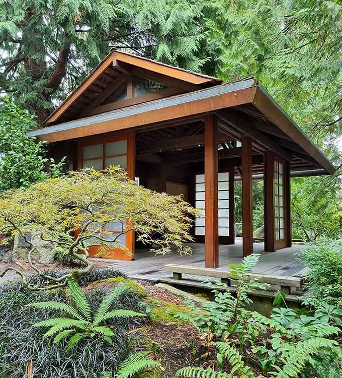 The Tateuchi Viewing Pavilion proves that sometimes the best seat in the house doesn't need walls or a roof.