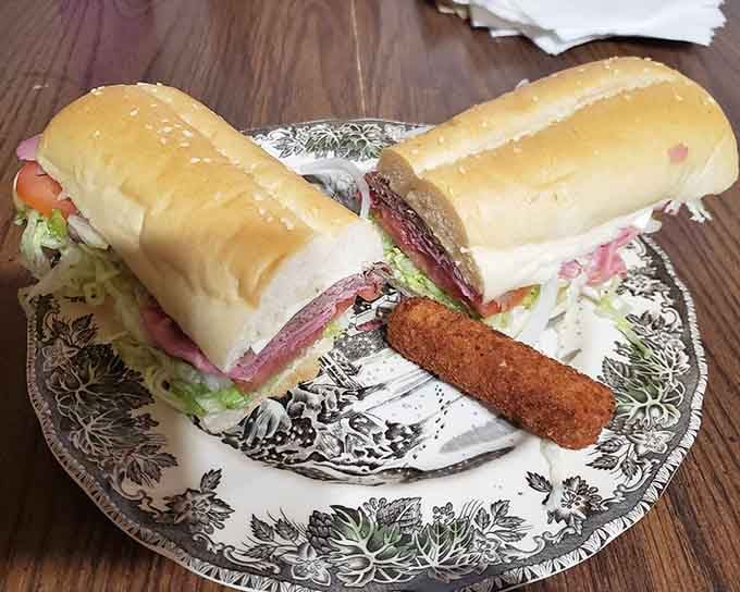 The Southsider sub paired with a golden mozzarella stick is basically the buddy cop movie of lunch combinations.