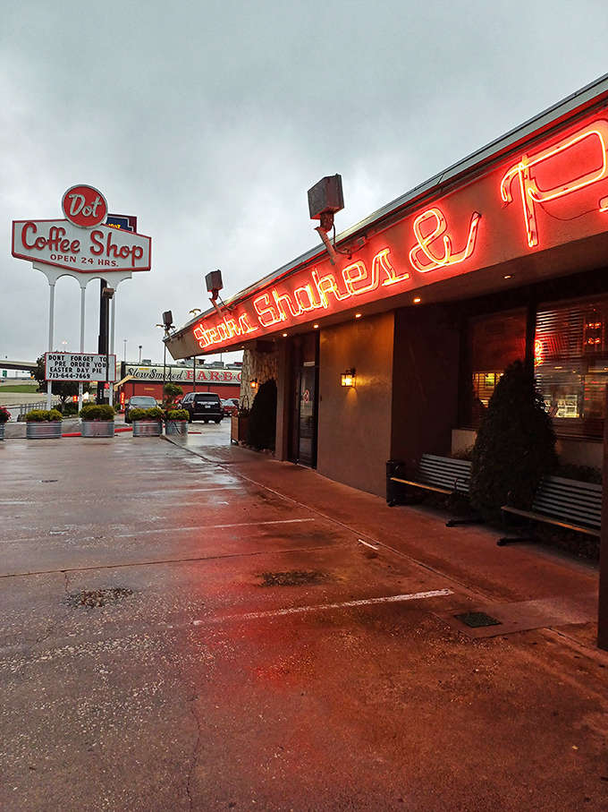 When neon glows this bright at dusk, you know someone's ready to feed you breakfast at any hour.