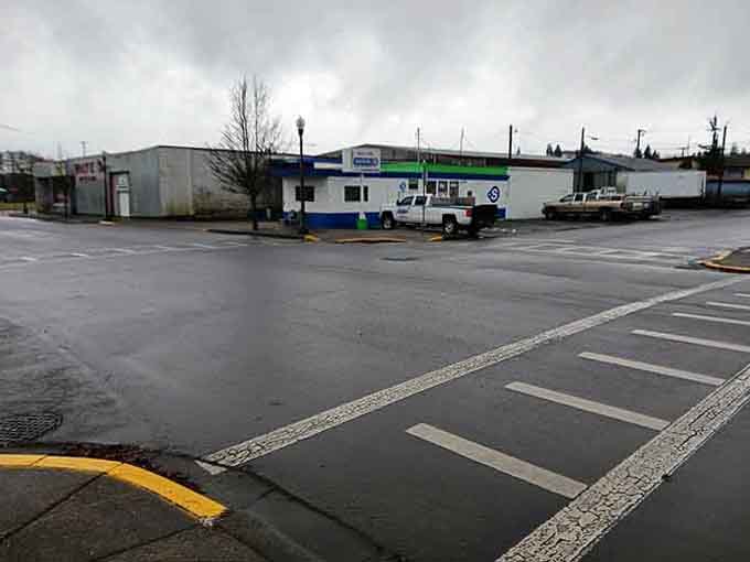 Wide open parking lots mean you'll never circle endlessly like a vulture hunting for a spot downtown.