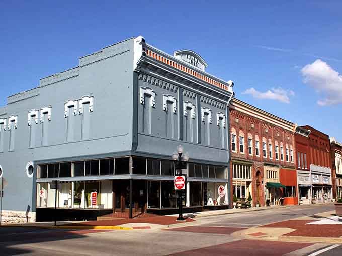 Hopkinsville's downtown provides small-town shopping at prices that respect your budget.