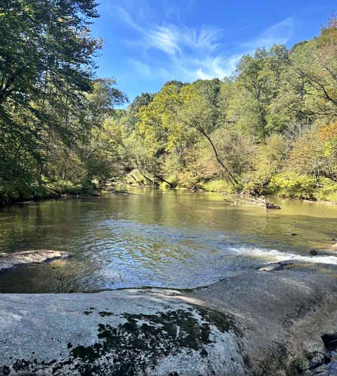 This peaceful river scene captures the essence of why Mark Twain fell in love with waterways.