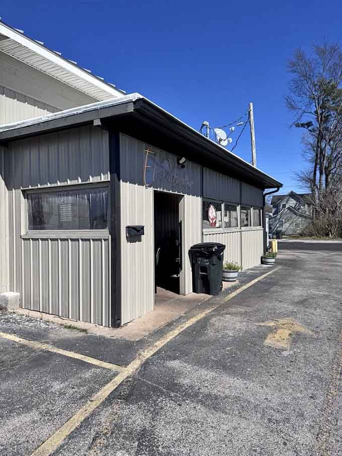 The casual seating and no-frills approach at El Palomino means all the effort goes into the food.