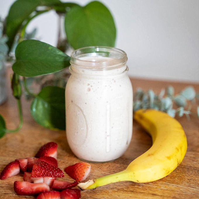 This smoothie looks healthy enough to justify whatever guilty pleasure you're planning to order next, right?