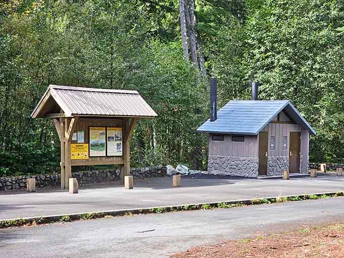 Clean facilities in the wilderness are rarer than a Seattle sunny streak, so appreciate this civilized touch.