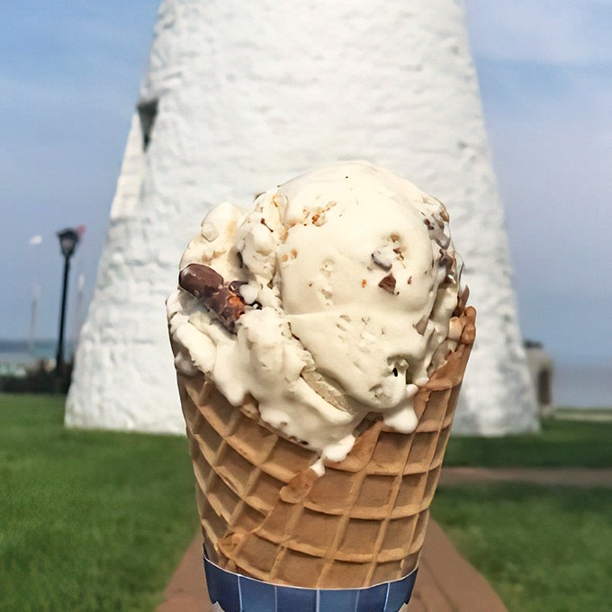 This cone towers like a delicious Leaning Tower of Pisa, except you actually want it to fall.